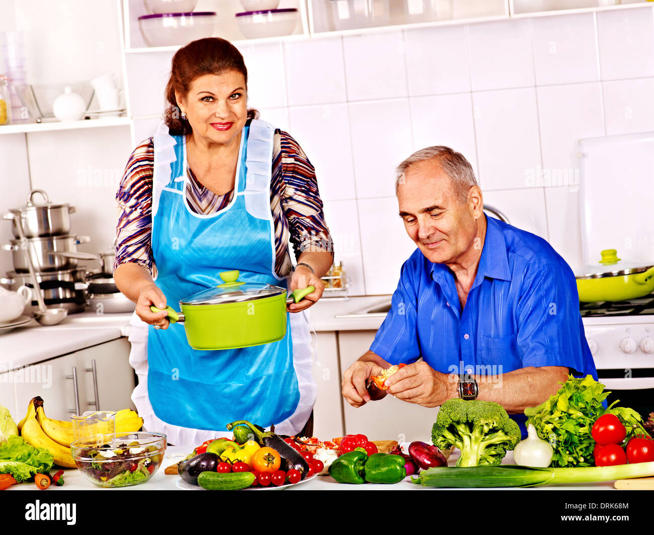 Senior family at kitchen Stock Photo - Alamy