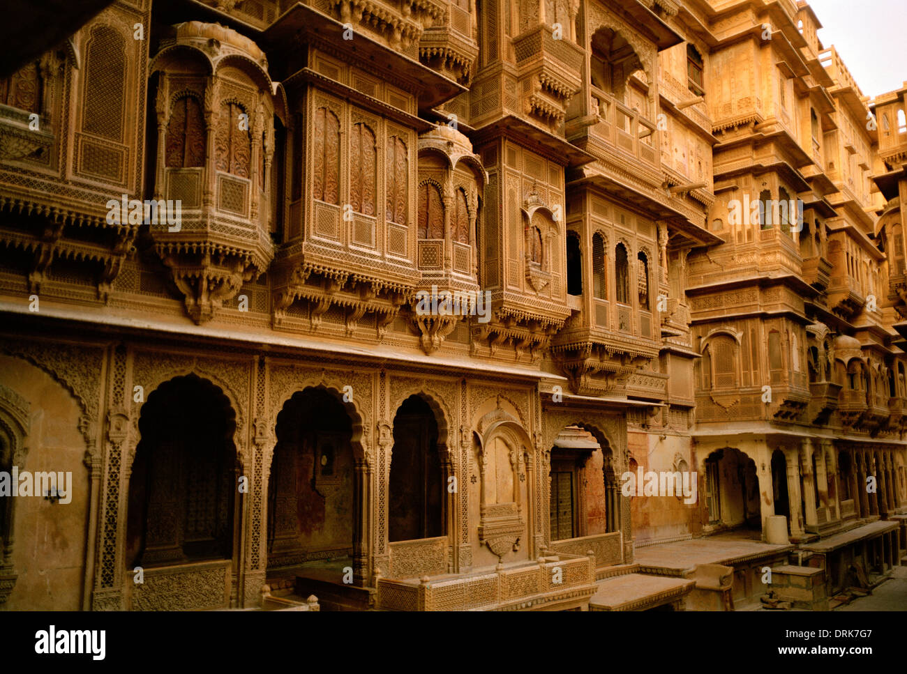Jaisalmer havelis architecture buildings hi-res stock photography and ...