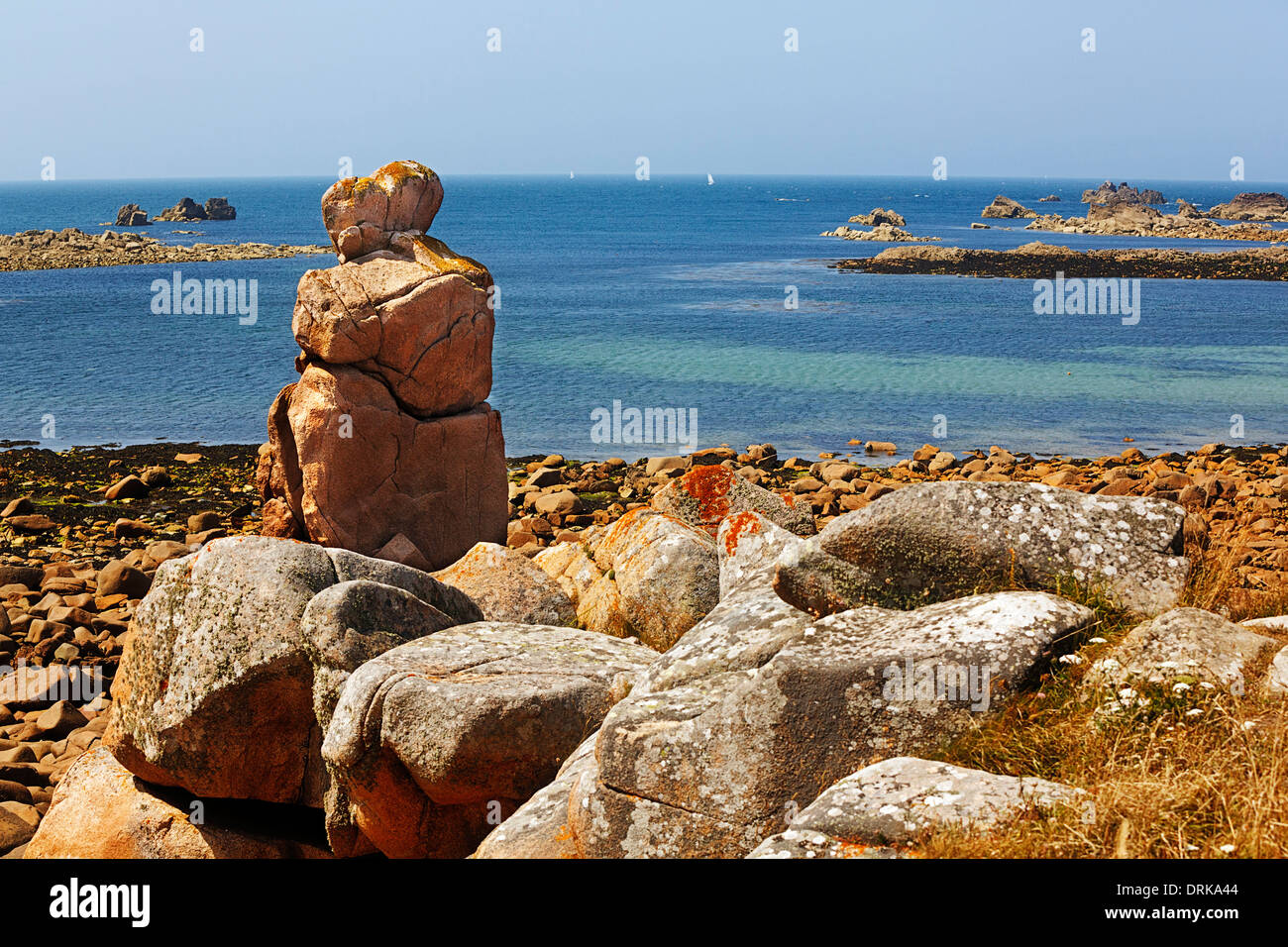 France, Bretagne, Plougrescant, Rock formations at the coast Stock ...