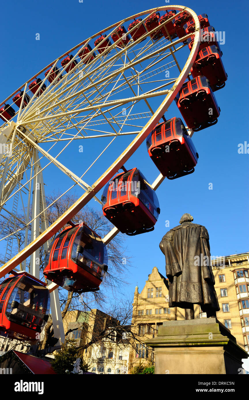 Christmas wheel edinburgh hi-res stock photography and images - Alamy