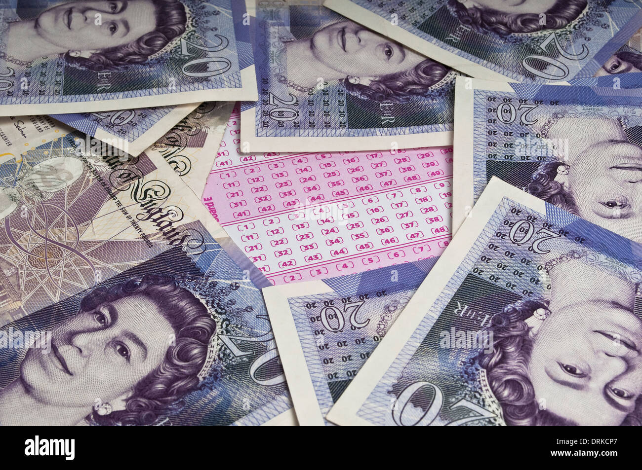 20 pound notes pile hi-res stock photography and images - Alamy