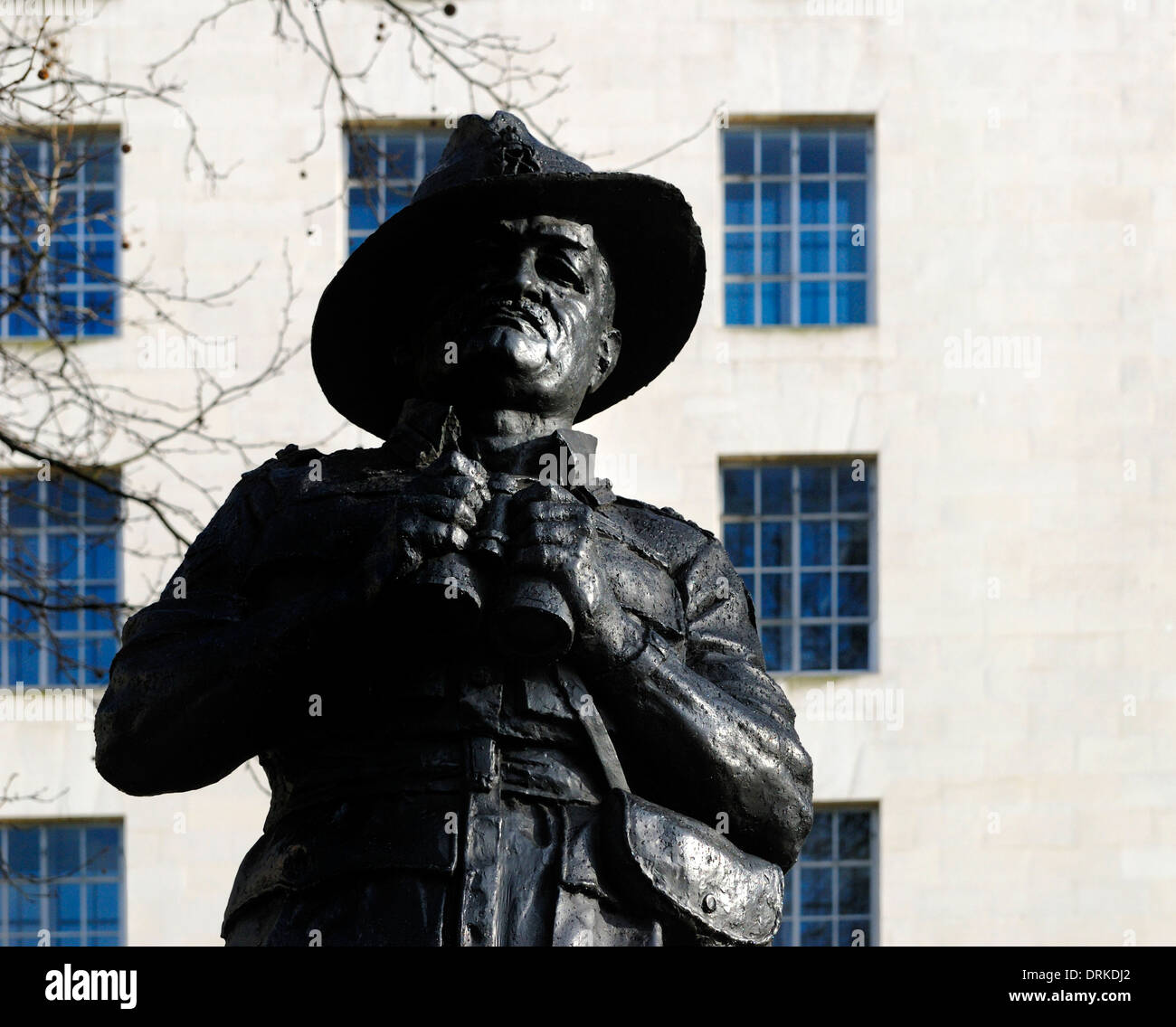 London england uk statue 1990 hi-res stock photography and images - Alamy