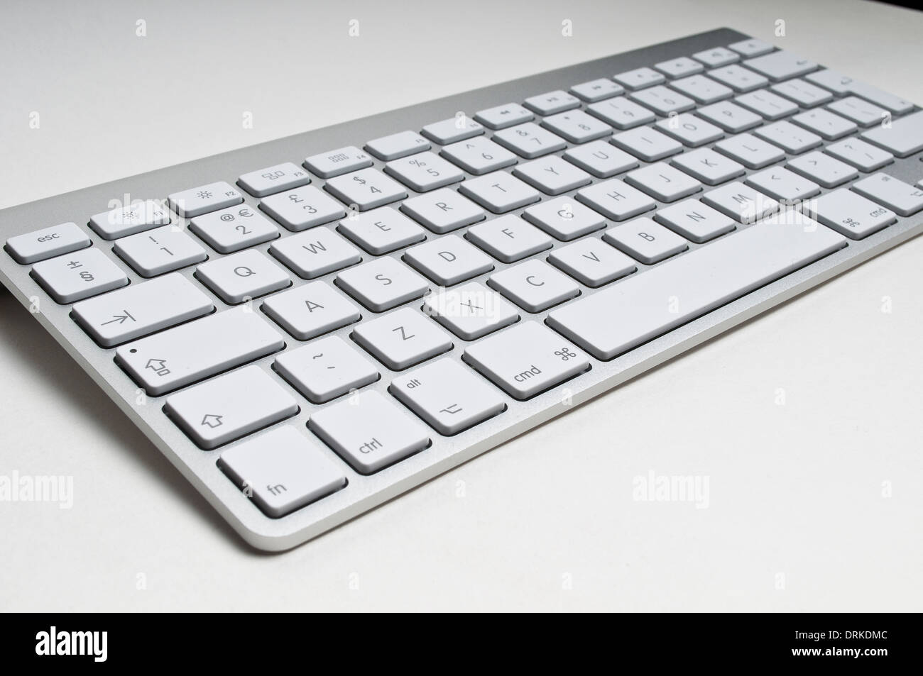 Wireless Apple Mac keyboard Stock Photo - Alamy