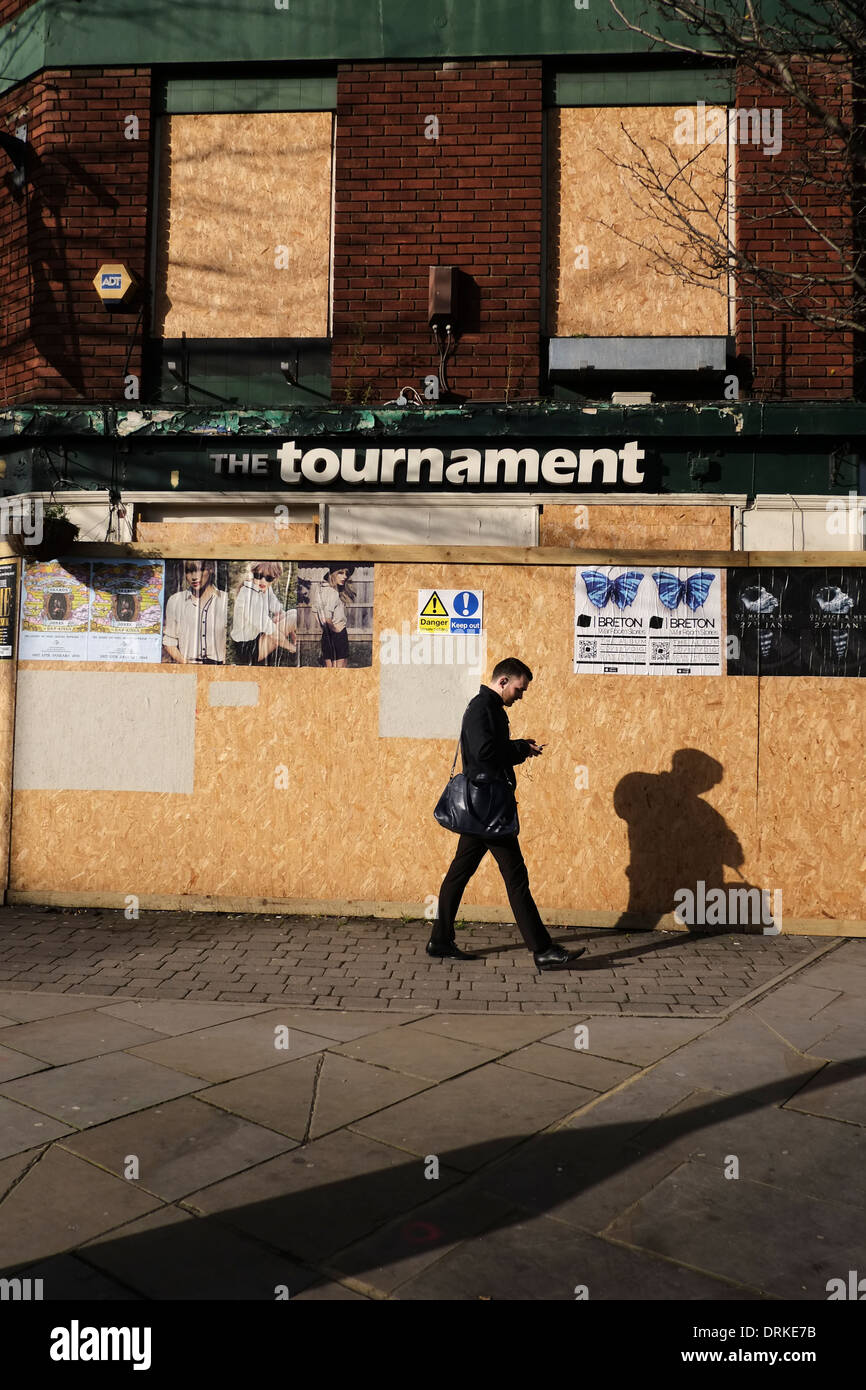 Closed public house pub london hi-res stock photography and images - Alamy