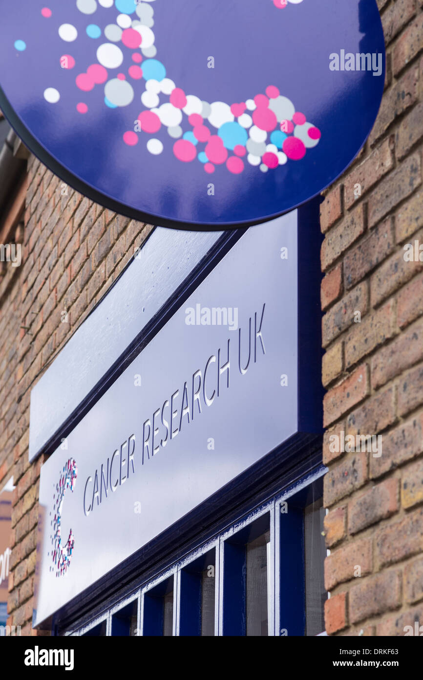 Cancer research uk logo hi-res stock photography and images - Alamy