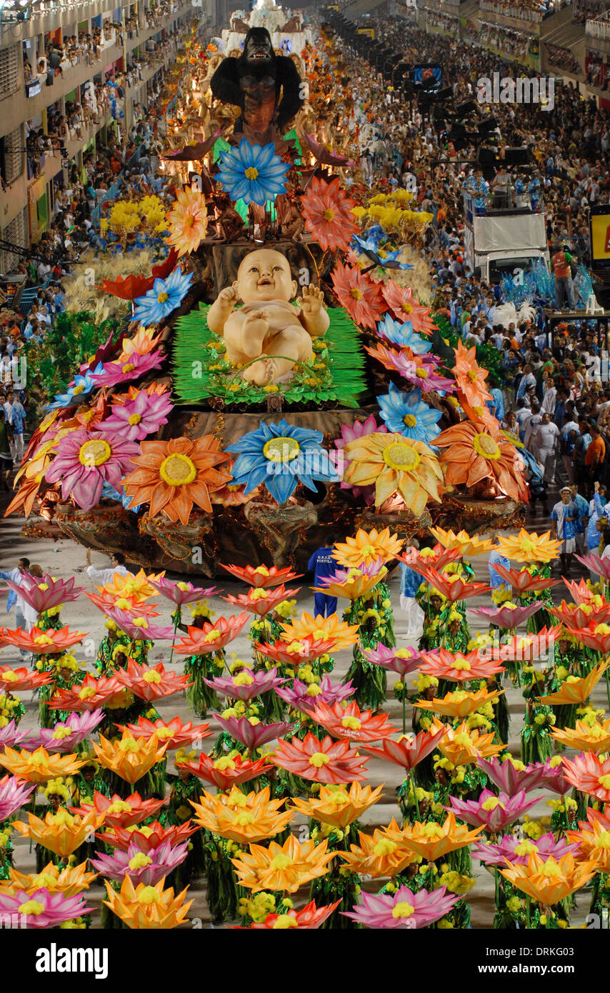 Brazil rio carnival children hi-res stock photography and images - Alamy