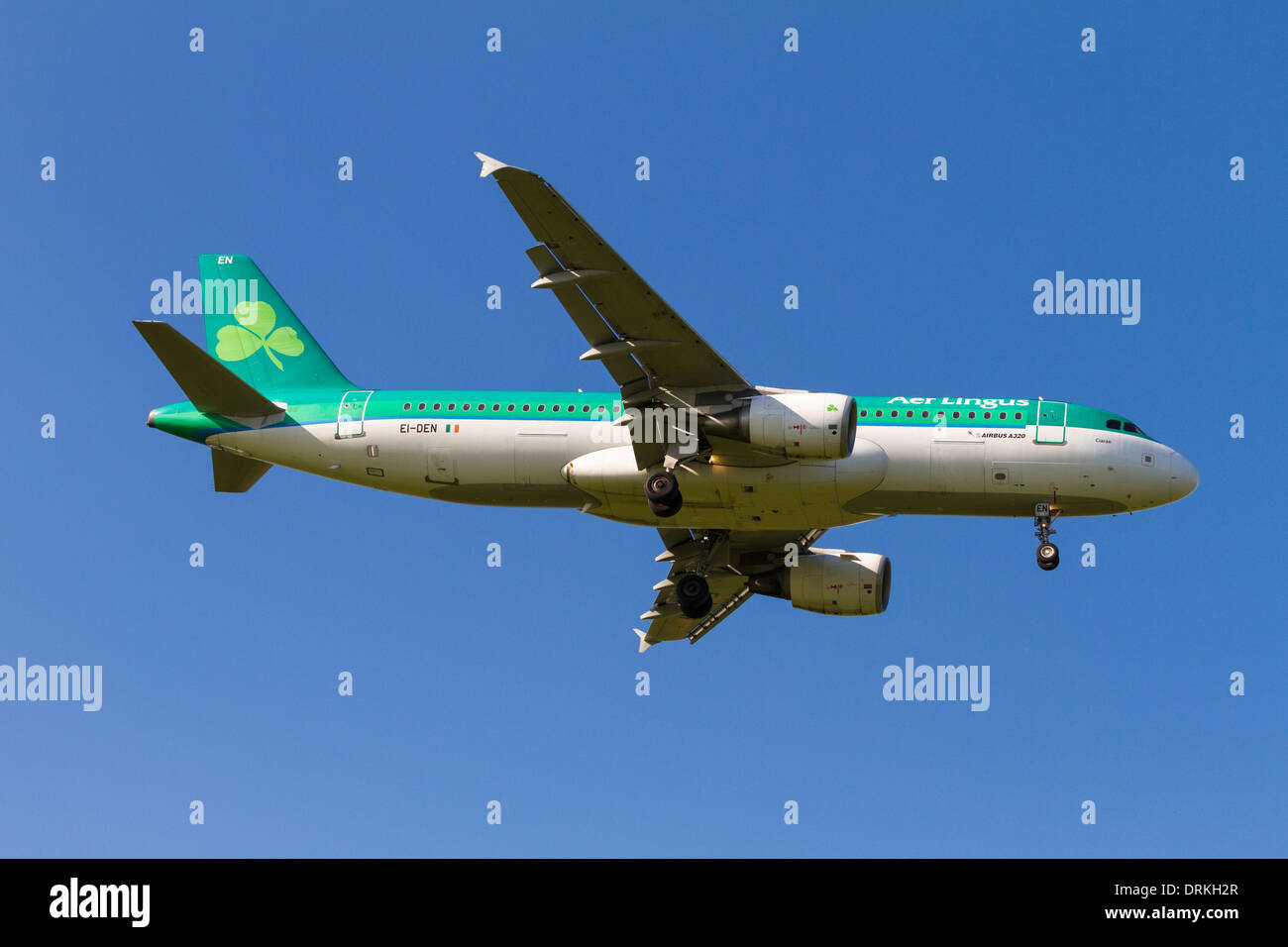 Air Lingus, Airbus A320 to land Stock Photo - Alamy