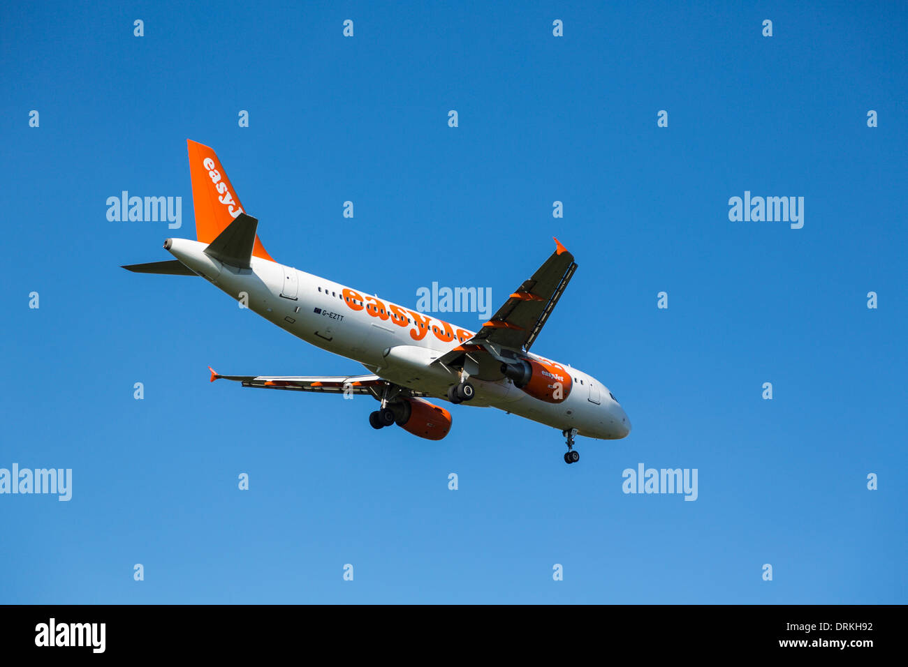 Airbus a320 cockpit hi-res stock photography and images - Alamy