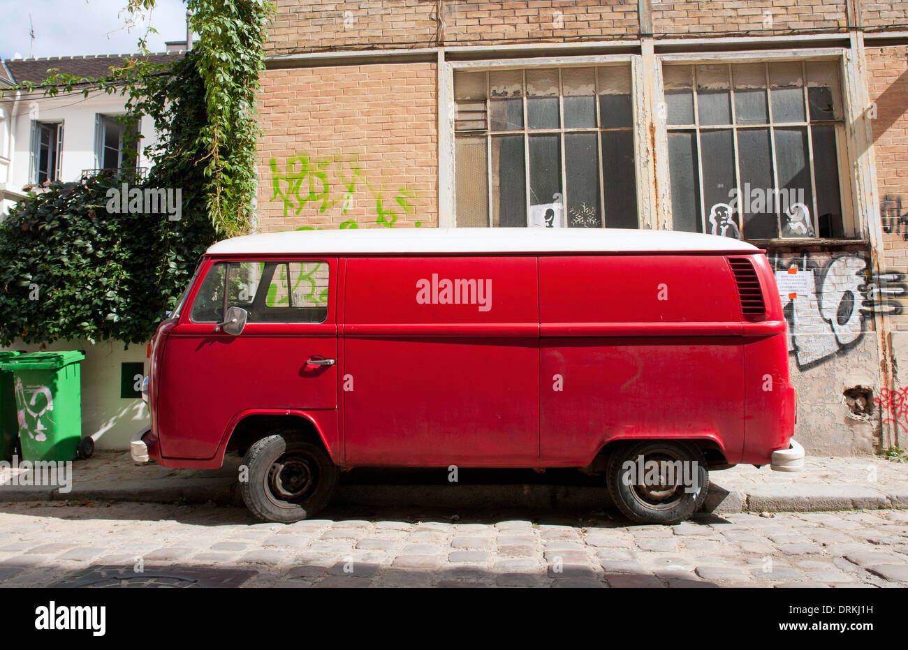 Vw combi van hi-res stock photography and images - Alamy