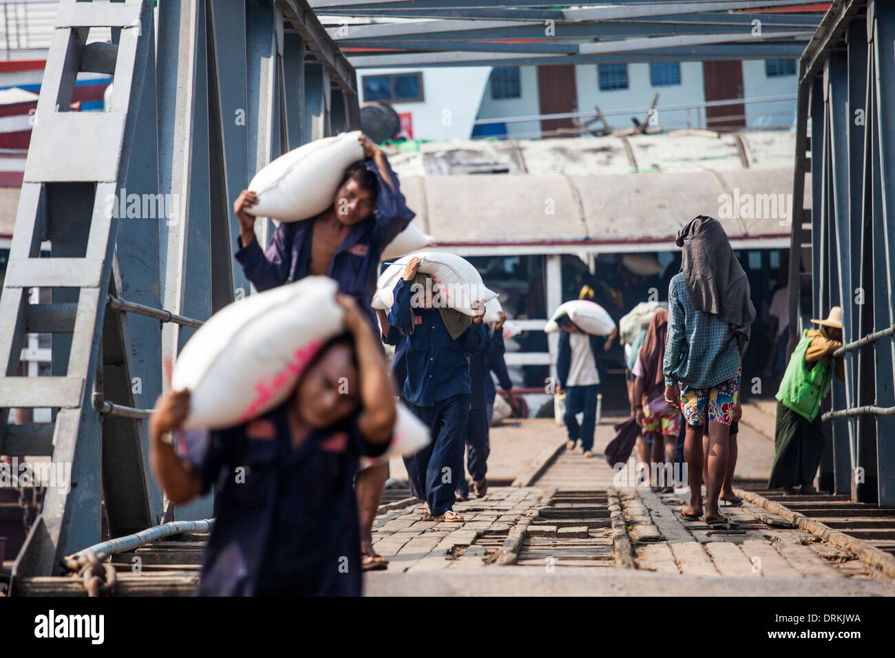 Rice loading hi-res stock photography and images - Alamy