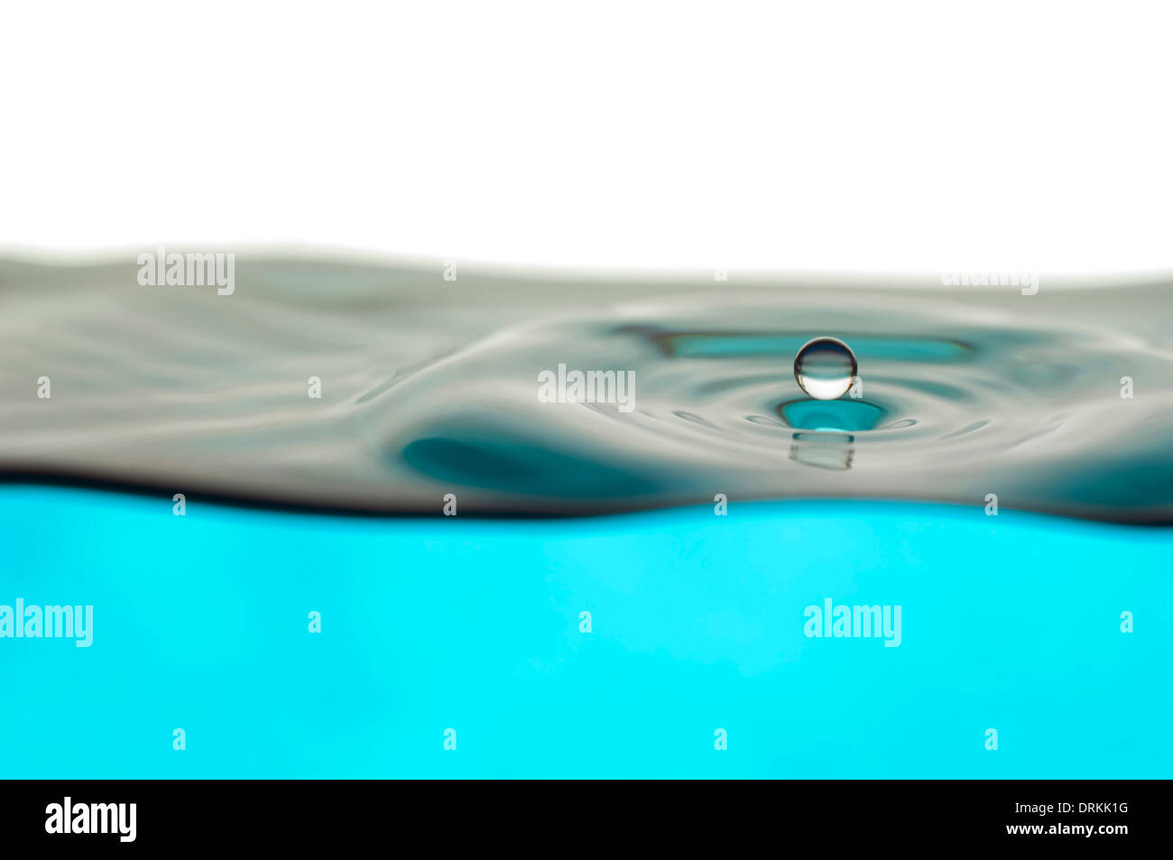 Blue water splash hi-res stock photography and images - Alamy