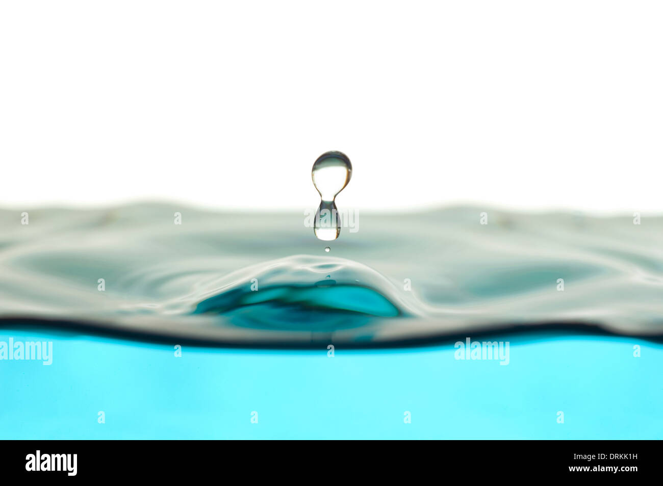 Droplet in mid air hi-res stock photography and images - Alamy