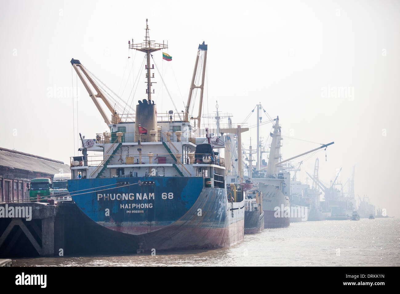 Myanmar port hi-res stock photography and images - Alamy