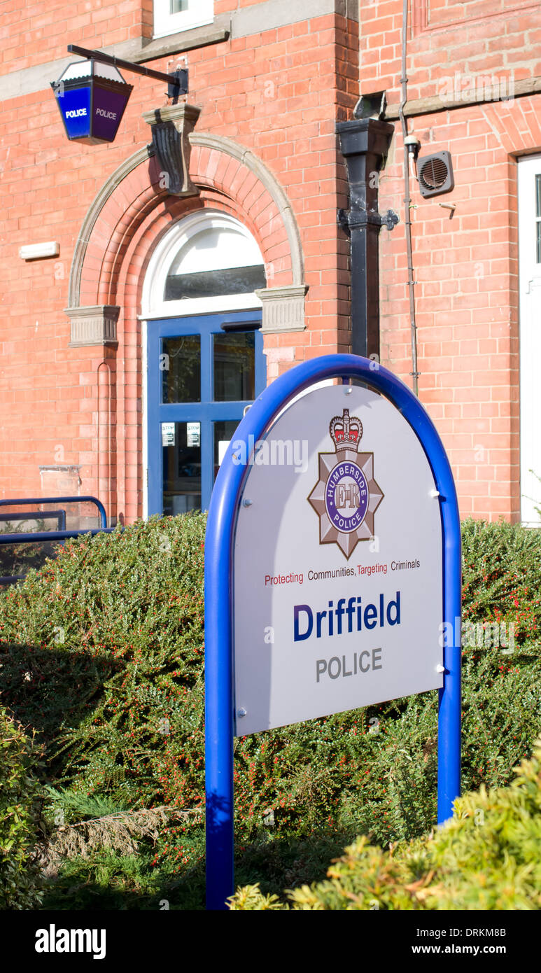 Police station uk exterior hi-res stock photography and images - Alamy
