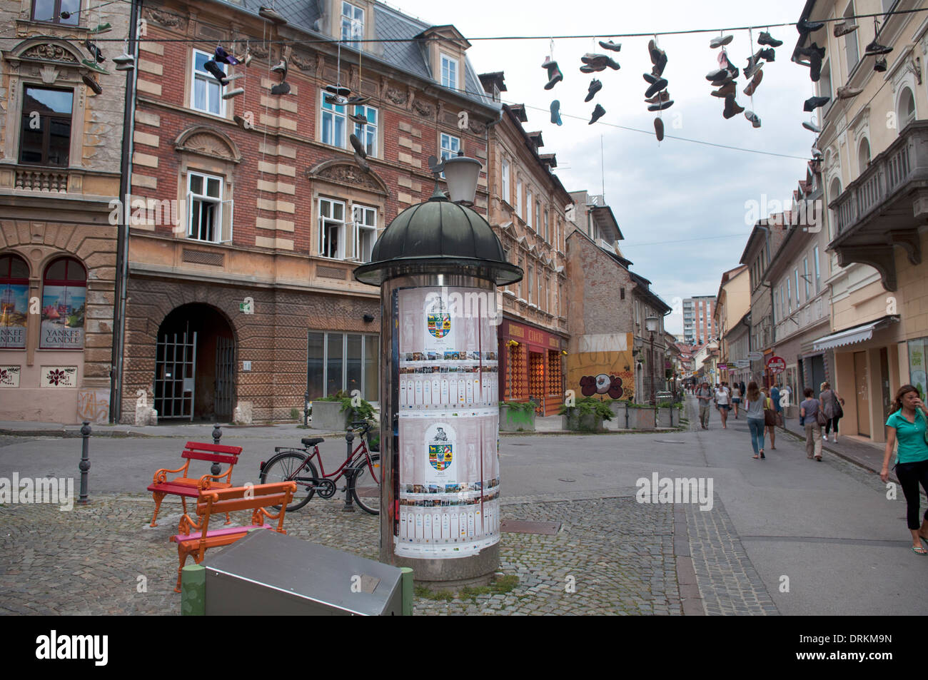 Shoefiti hi-res stock photography and images - Alamy