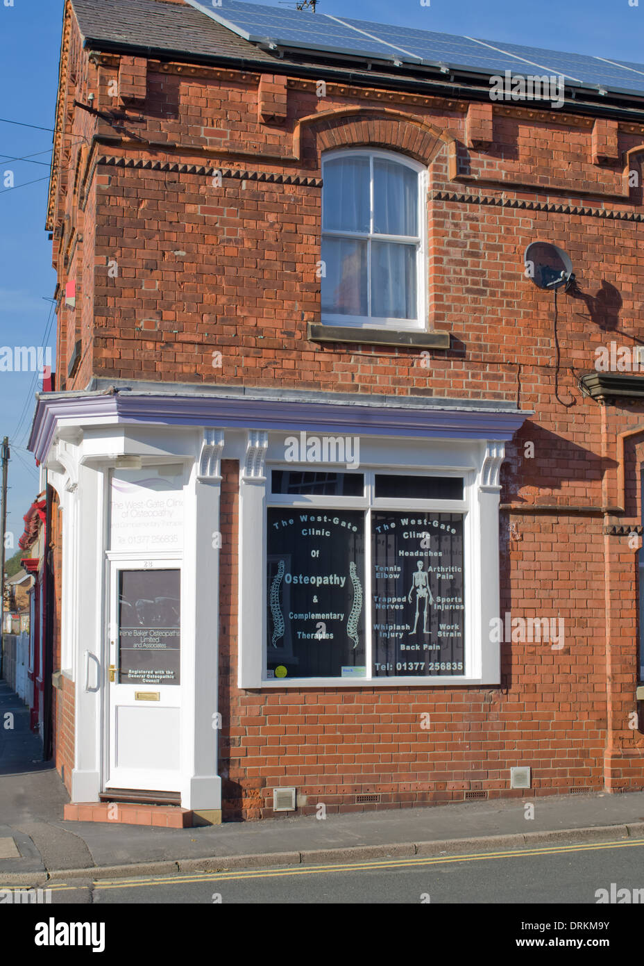 Traditional corner shop hi-res stock photography and images - Alamy