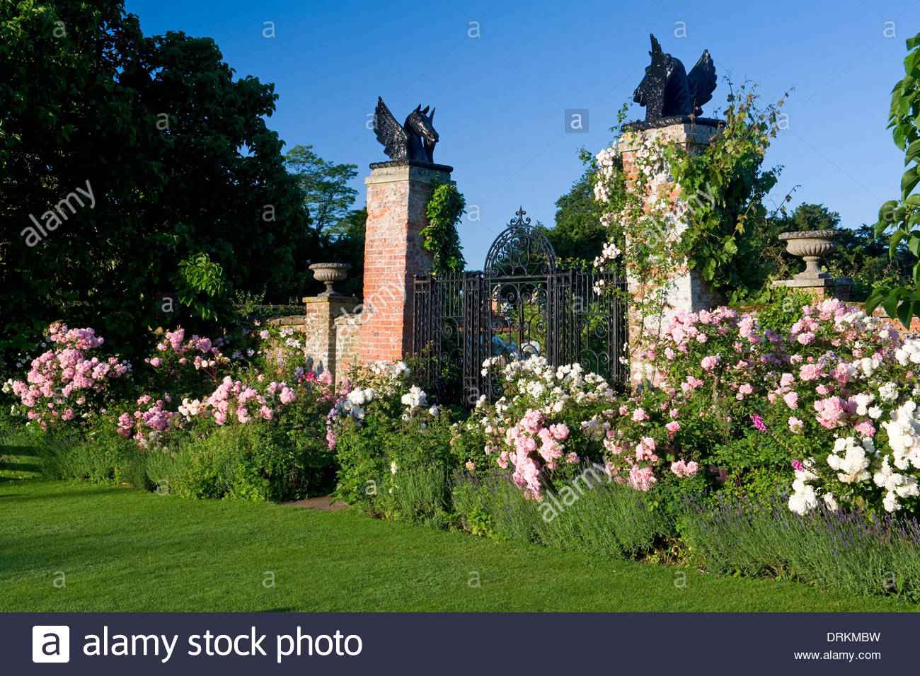 Brick Gate Posts Stock Photos & Brick Gate Posts Stock Images - Alamy