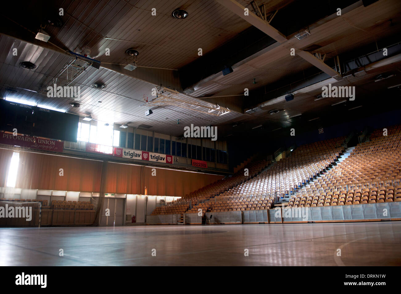 Old basketball court hi-res stock photography and images - Alamy