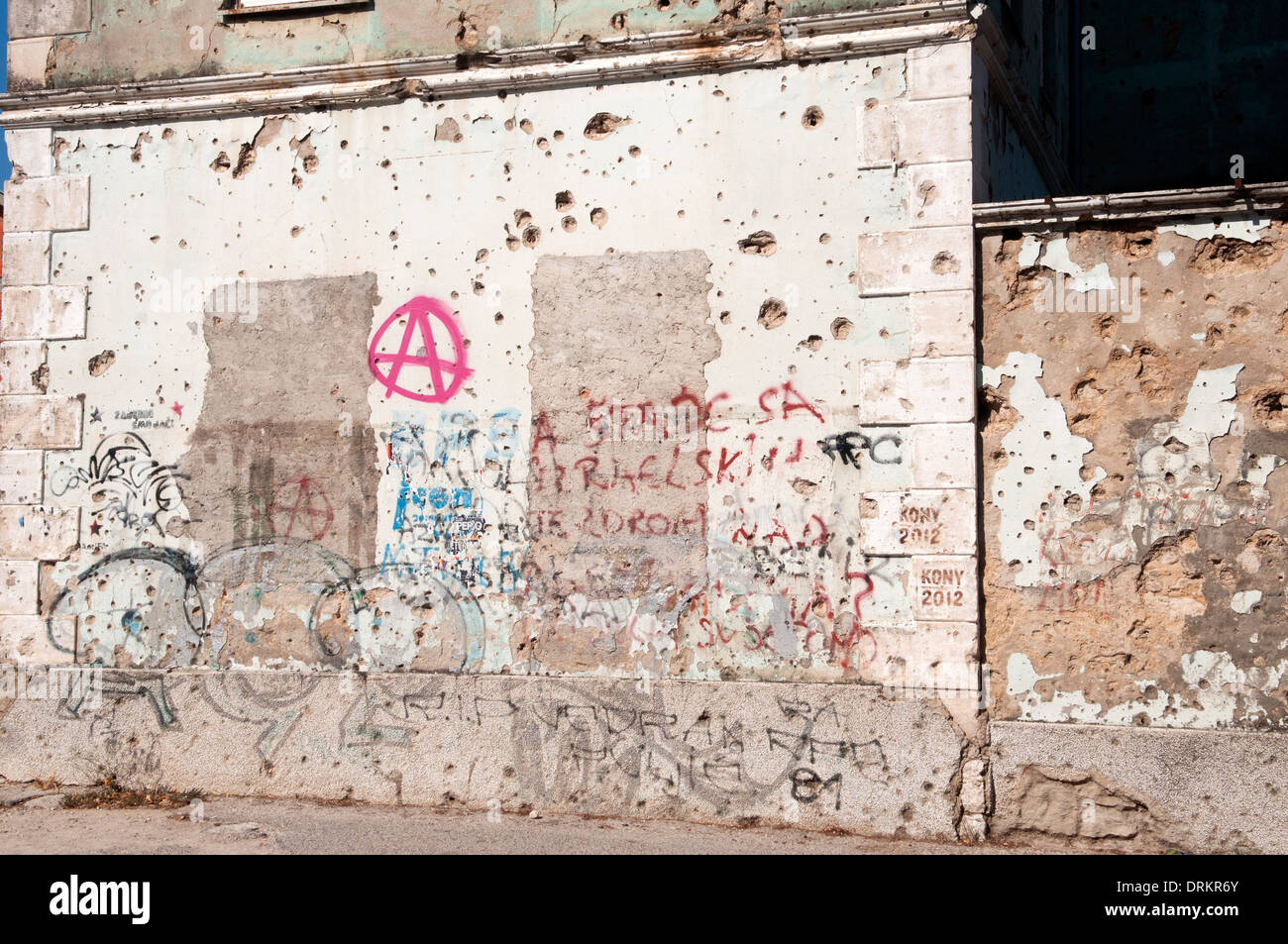 Bosnia graffiti hi-res stock photography and images - Alamy