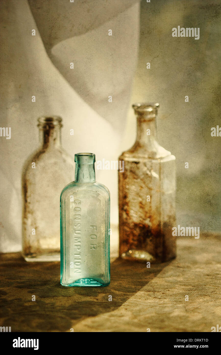 Medicine bottles antique hi-res stock photography and images - Alamy