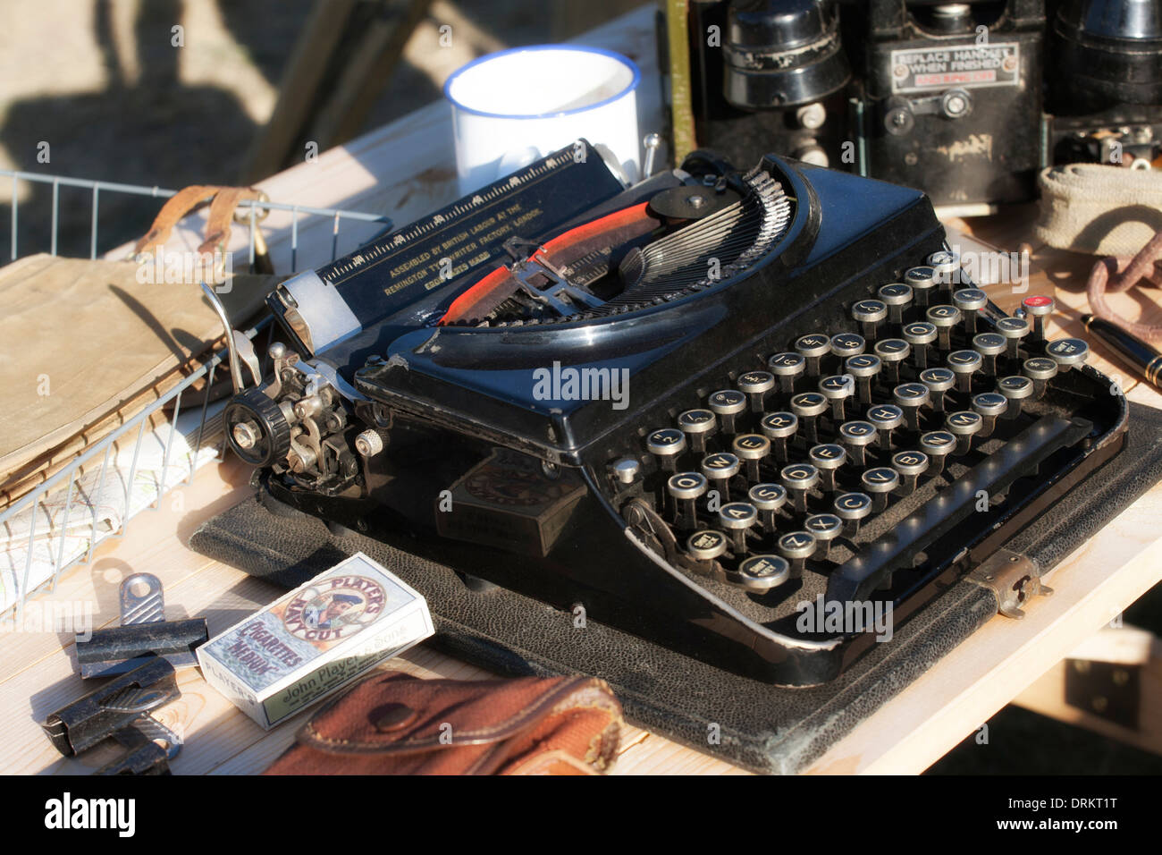 Old world war desk typewriter hi-res stock photography and images - Alamy