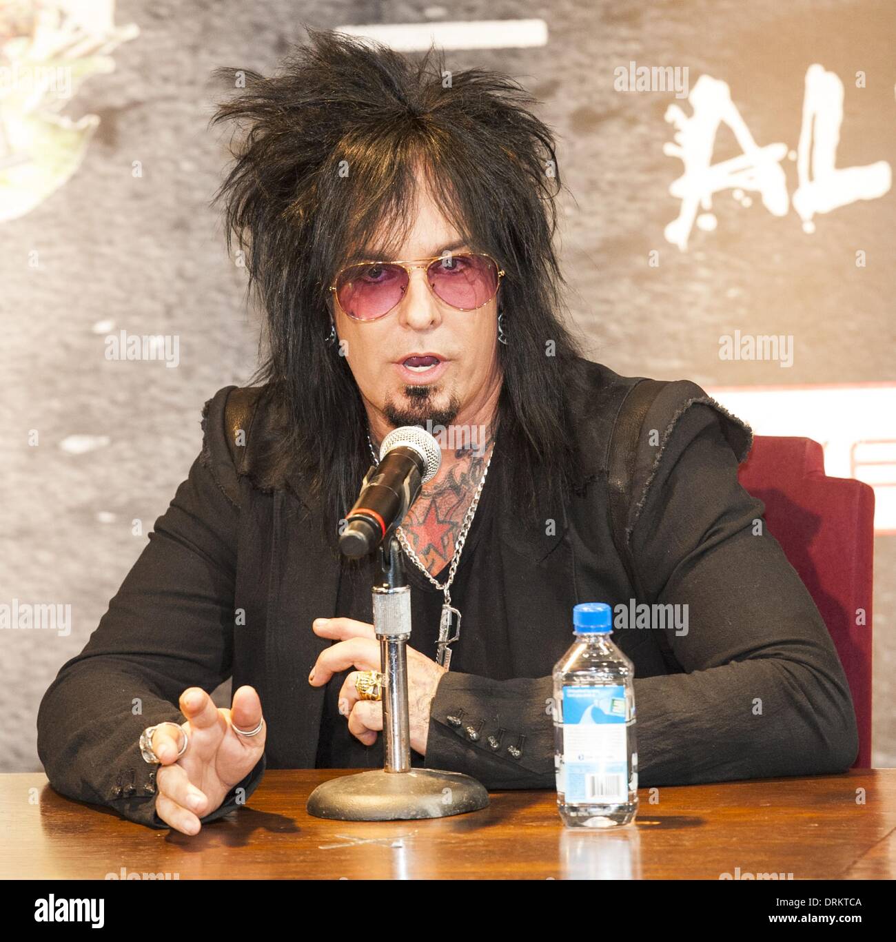 Hollywood, California, USA. 28th Jan, 2014. Motley Crue's Nikki Sixx ...