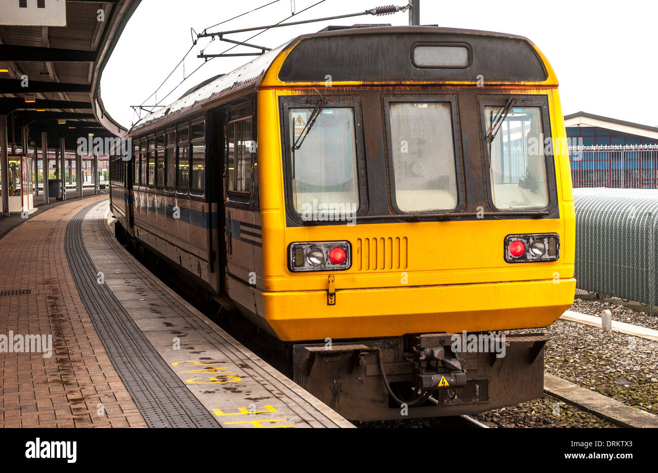 Train at platform Stock Photo - Alamy