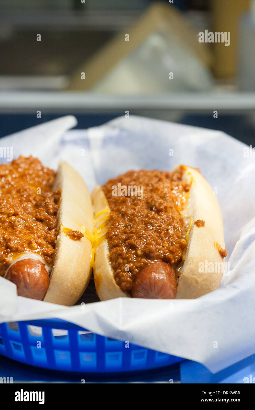 Chili dog dogs hi-res stock photography and images - Alamy
