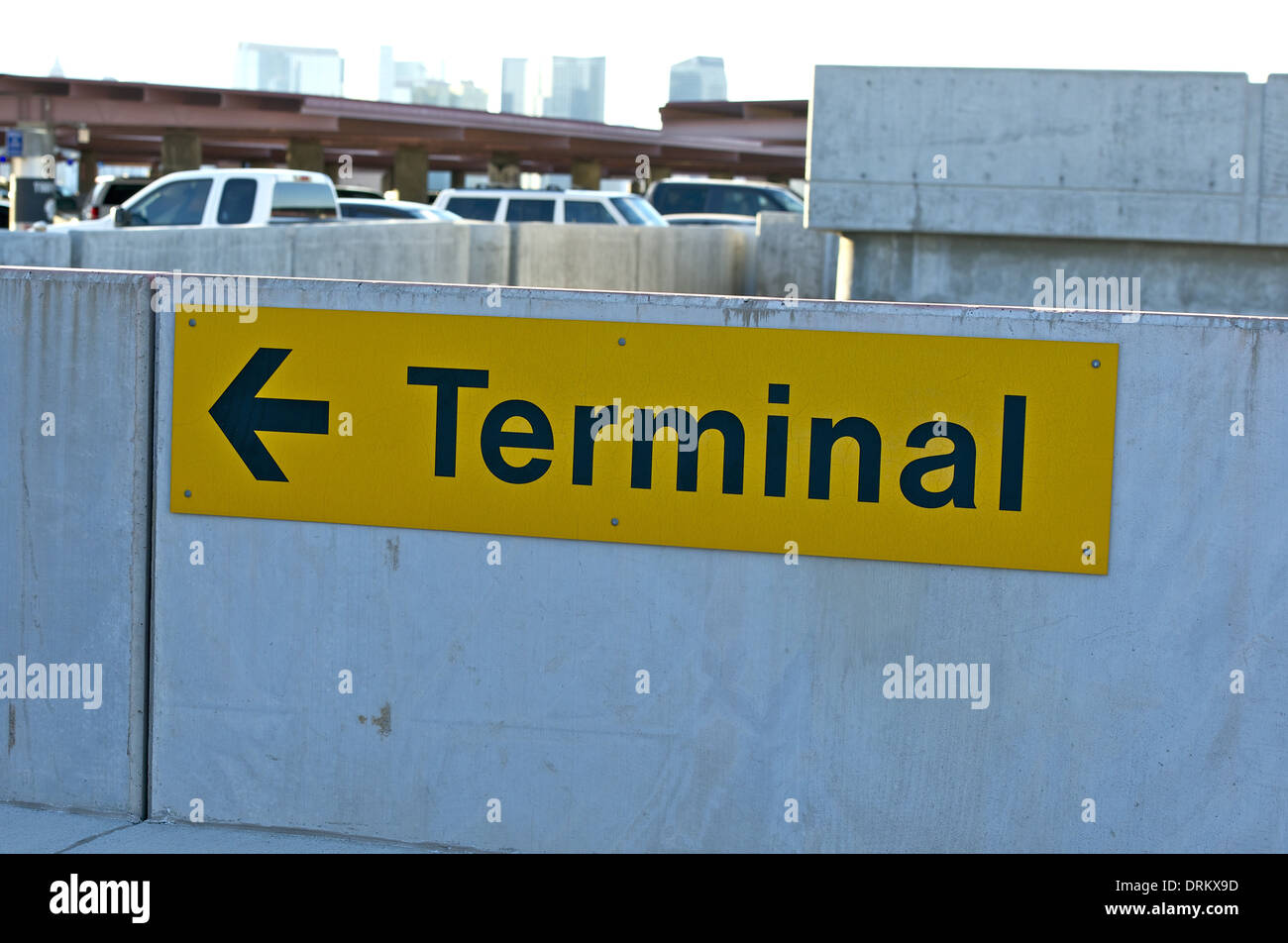 Airport Parking Sign - Terminal Way Stock Photo - Alamy