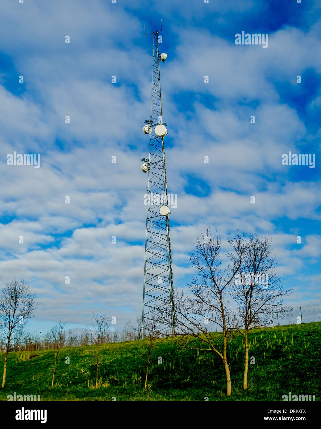 Mobile network tower hi-res stock photography and images - Alamy