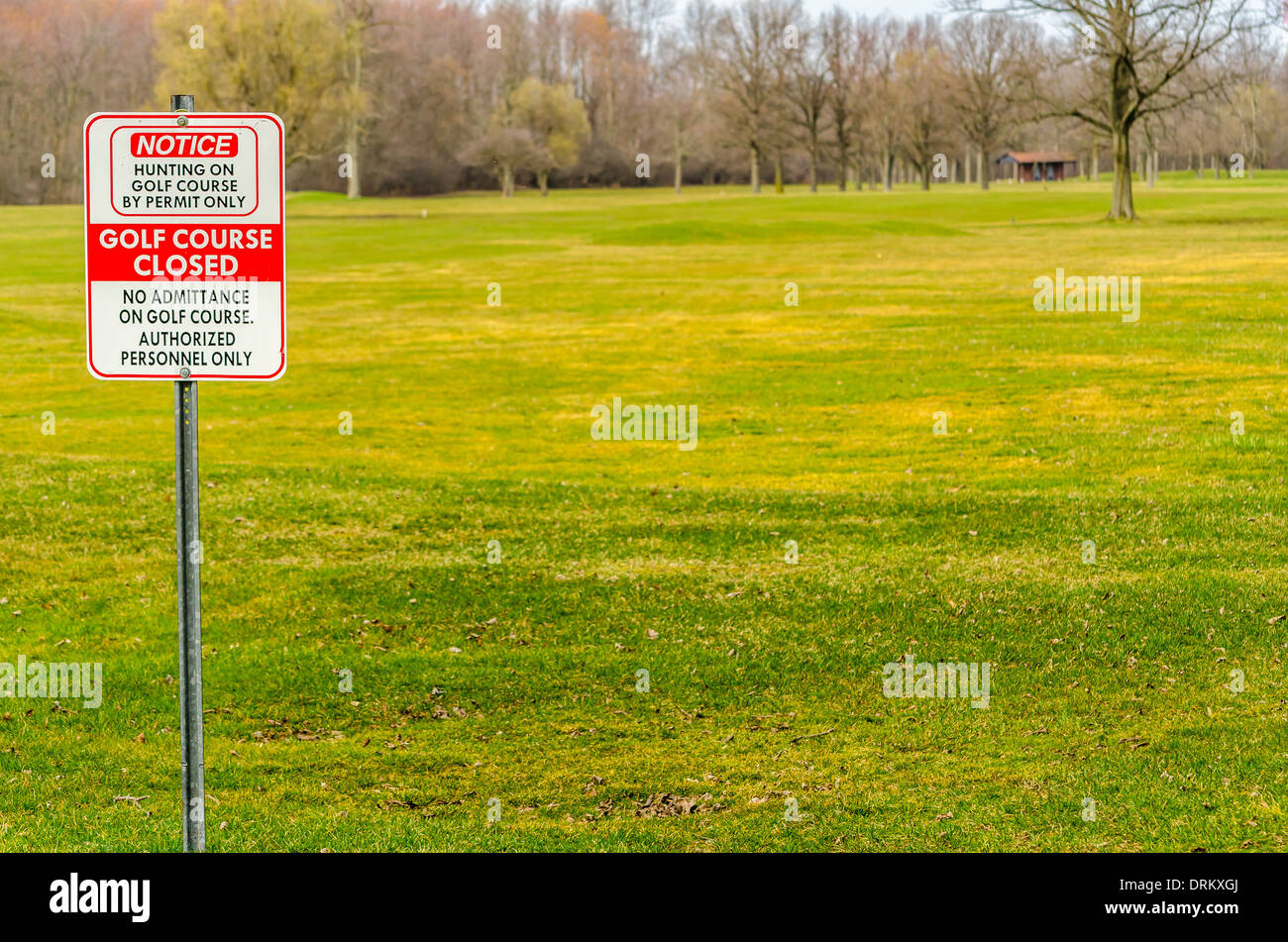 Golf Course Closed Sign for the season Stock Photo - Alamy