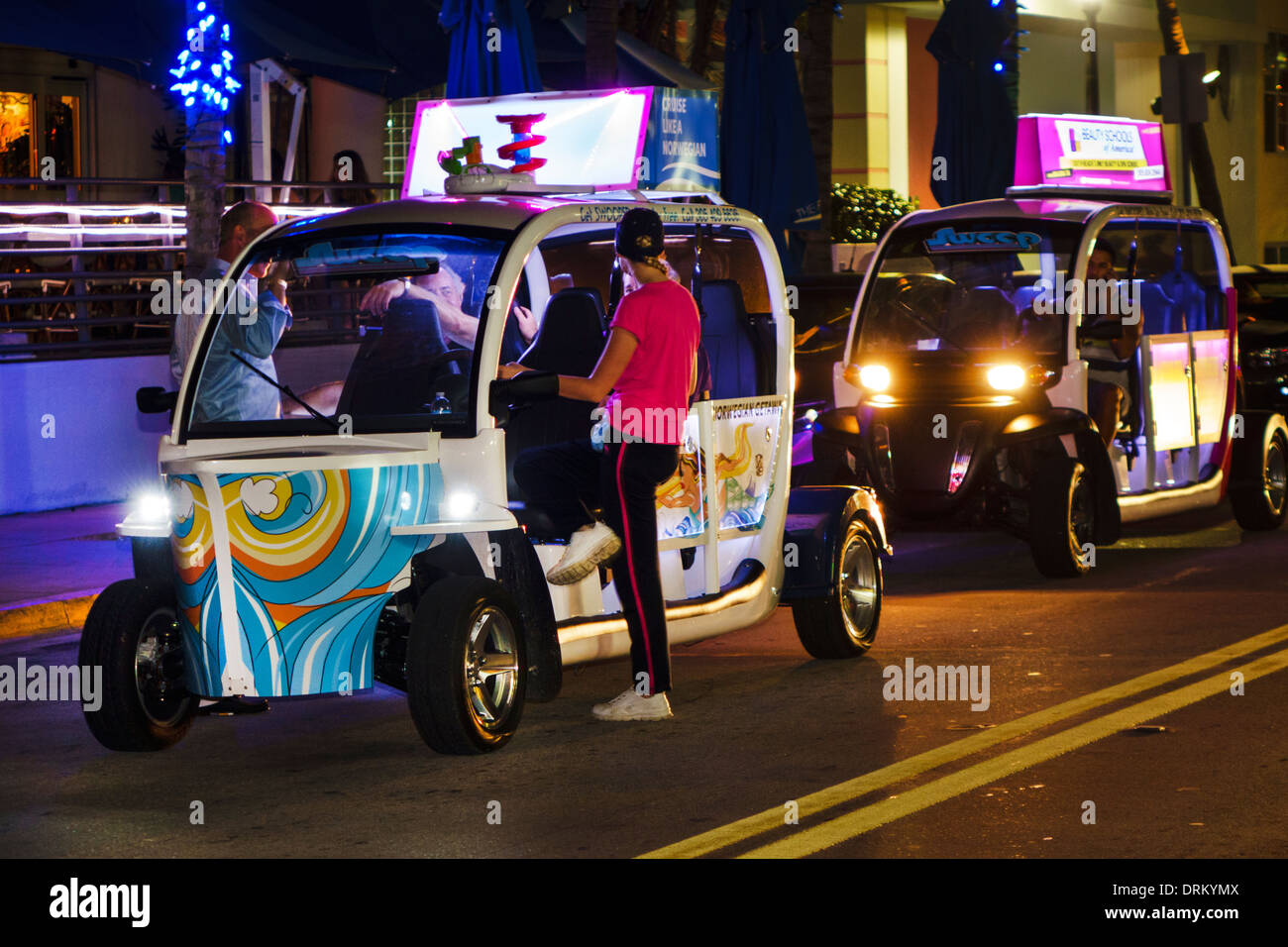 Electric golf cart hi-res stock photography and images - Alamy