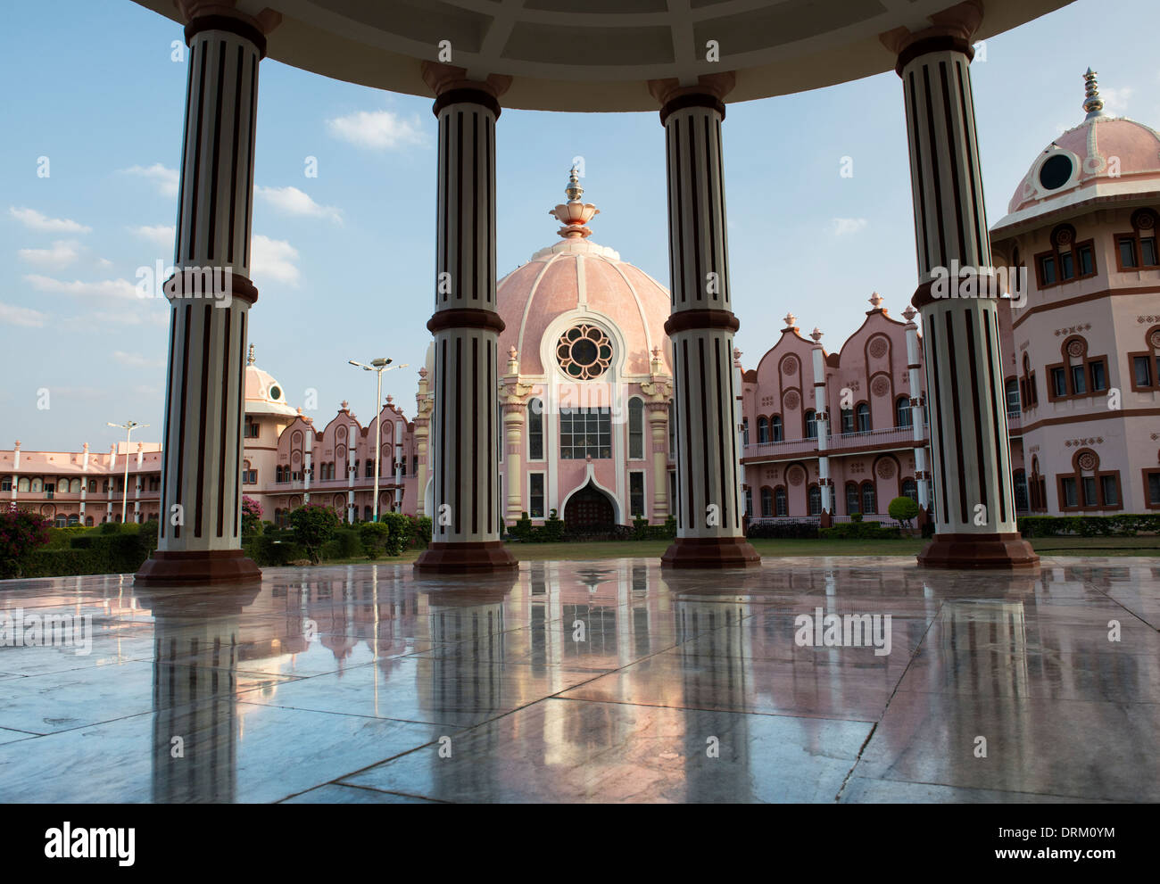 Sathya Sai Baba Super Speciality hospital. Puttaparthi, Andhra Pradesh ...