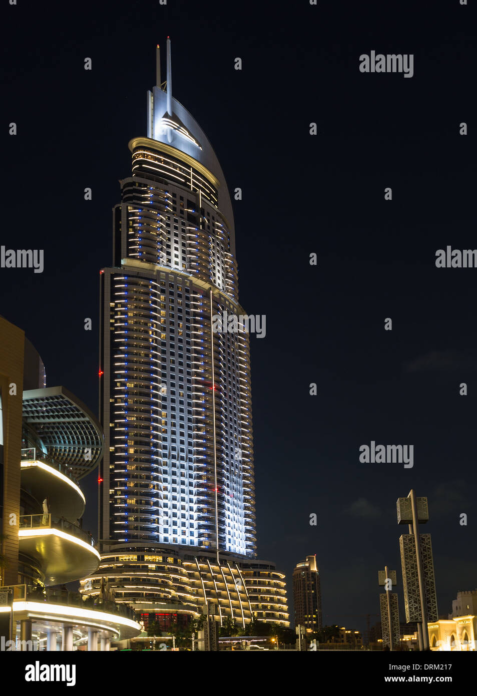 Downtown dubai towers in evening hi-res stock photography and images ...
