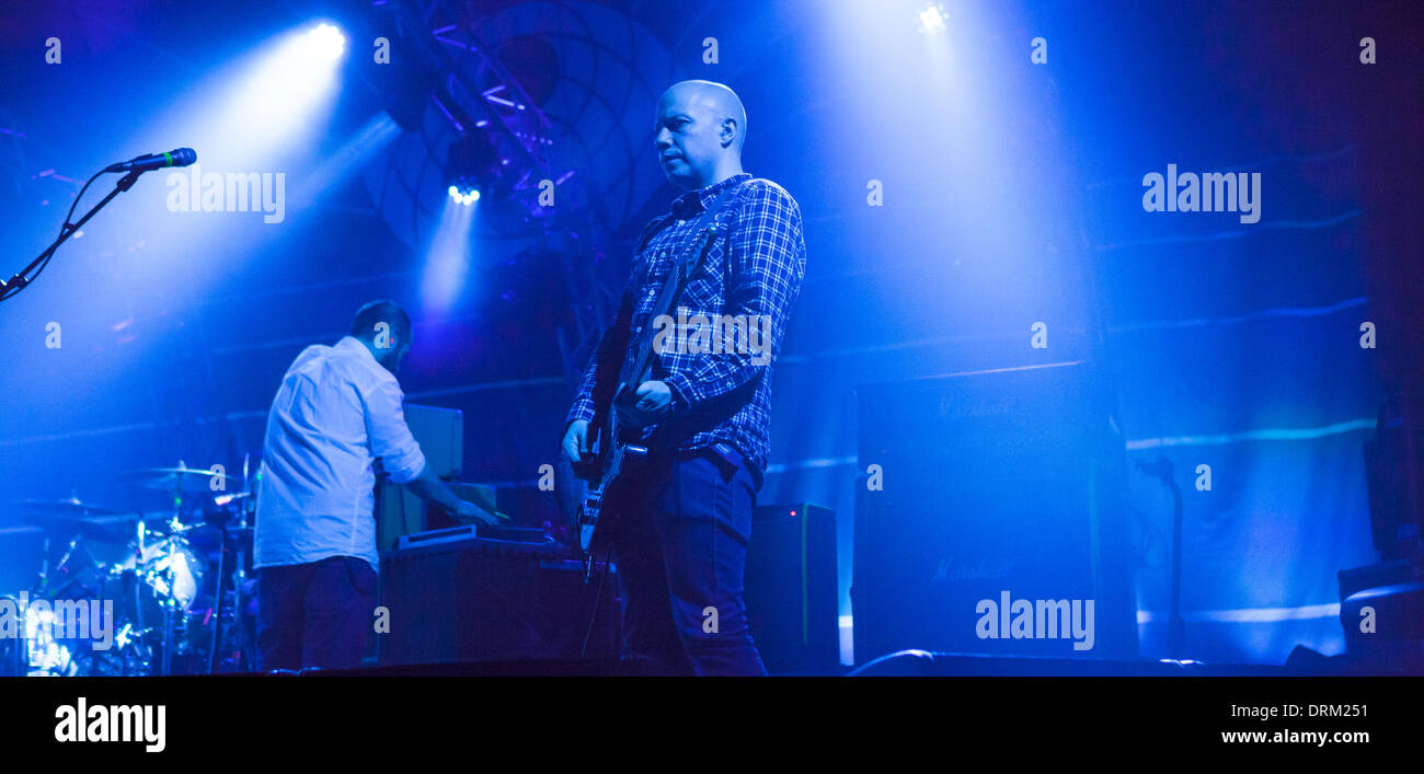 Mogwai dominic aitchison bass hi-res stock photography and images - Alamy