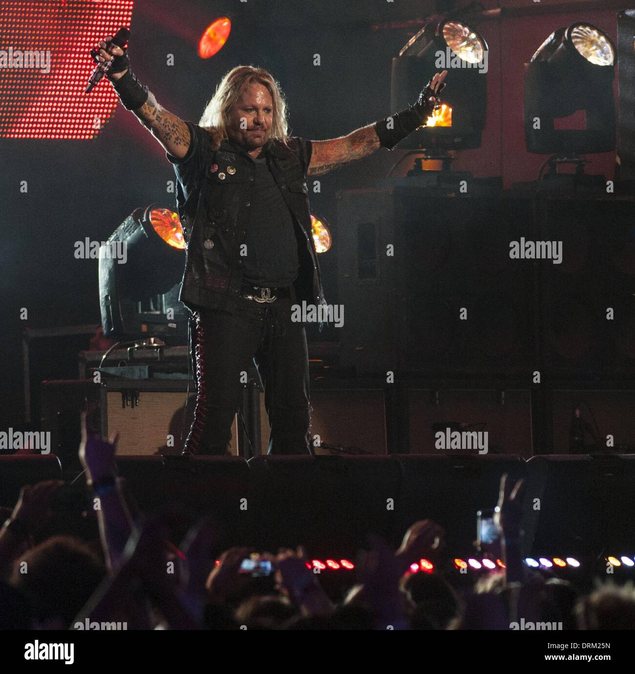 Vince neil tommy lee motley hi-res stock photography and images - Alamy