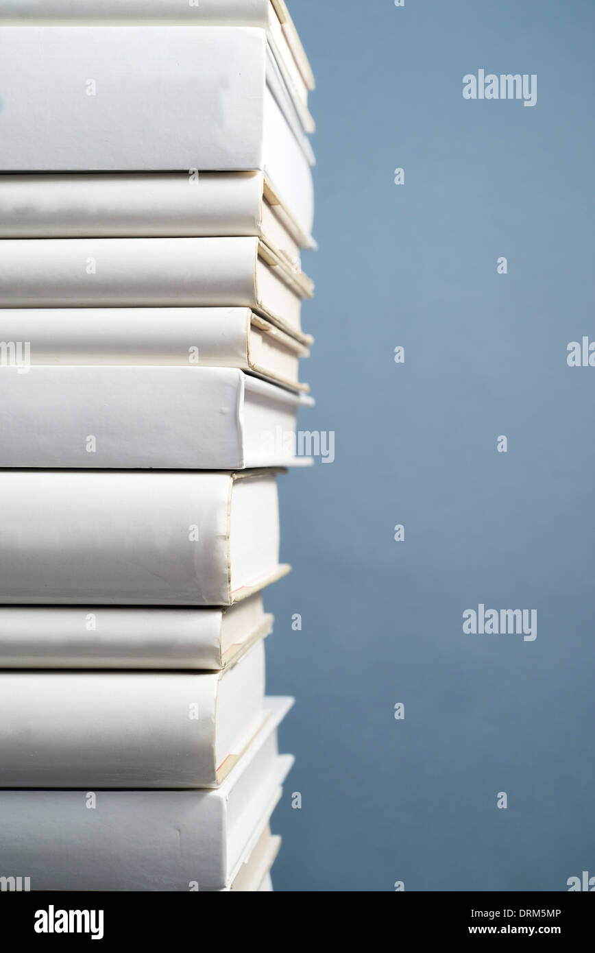 White shelf hi-res stock photography and images - Alamy