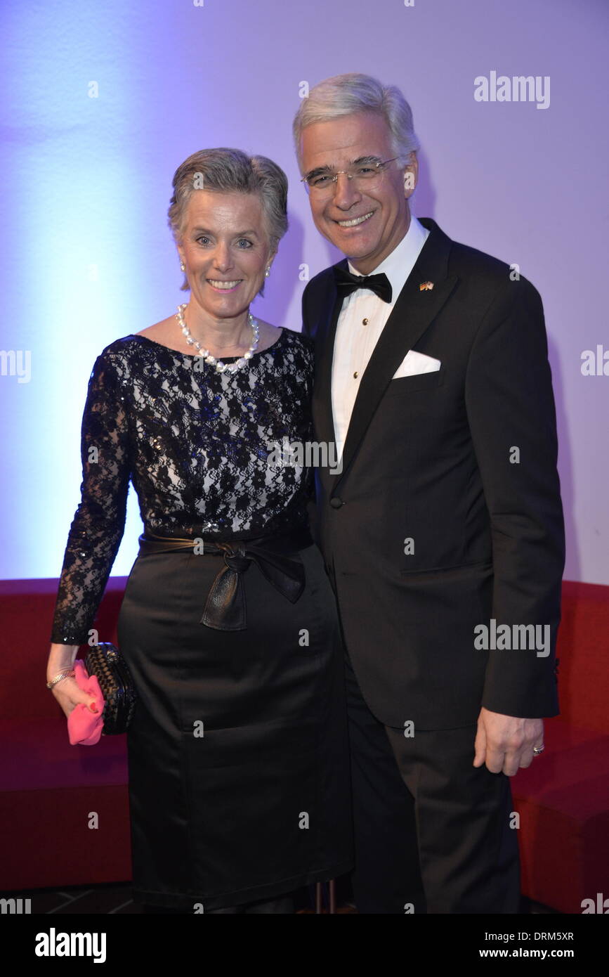 Berlin, Germany. 28th January 2014. Andreas Povel, Ehefrau Gala Dinner ...