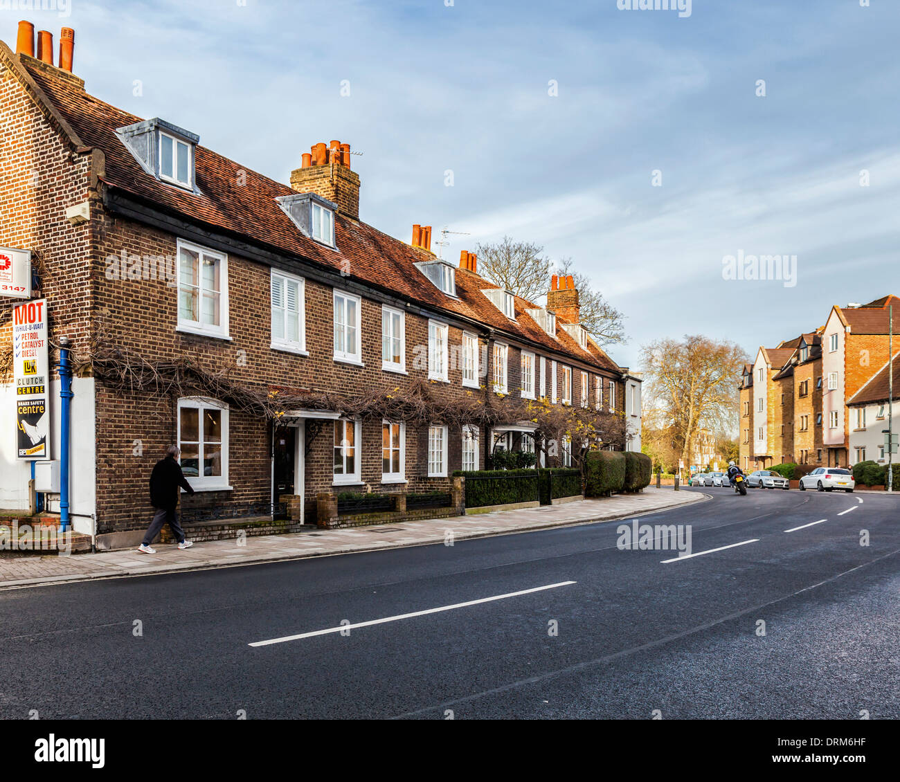 Teddington houses hi-res stock photography and images - Alamy