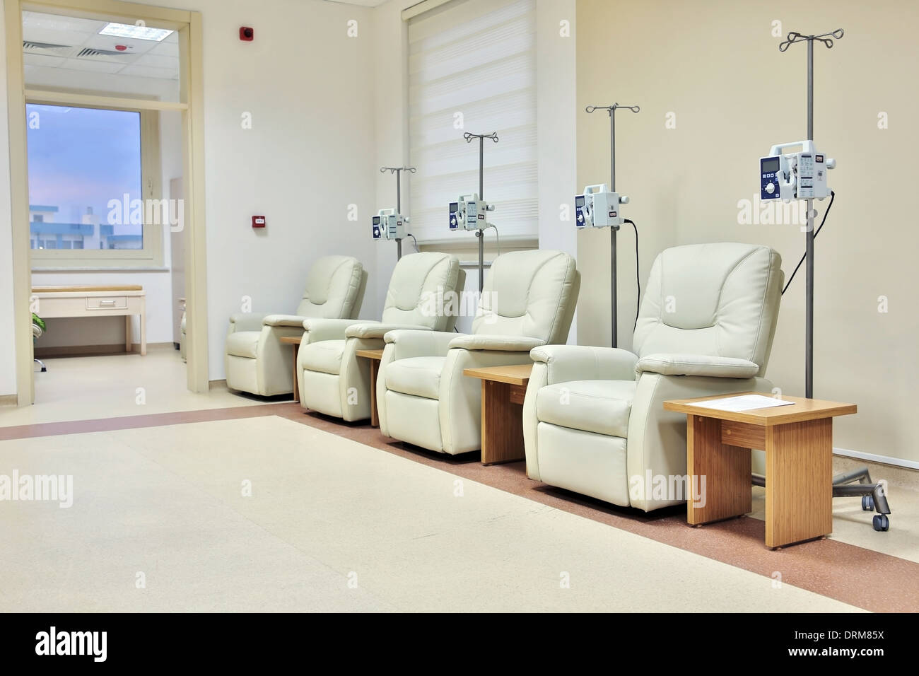 Cancer treatment chemotherapy room Stock Photo - Alamy