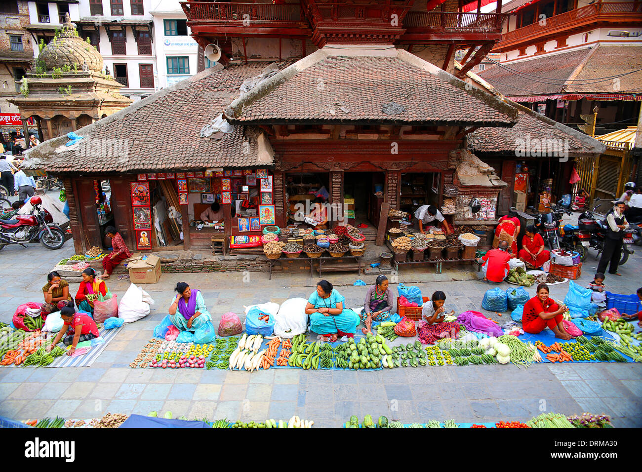 Everyday scene patan durbar square hi-res stock photography and images ...
