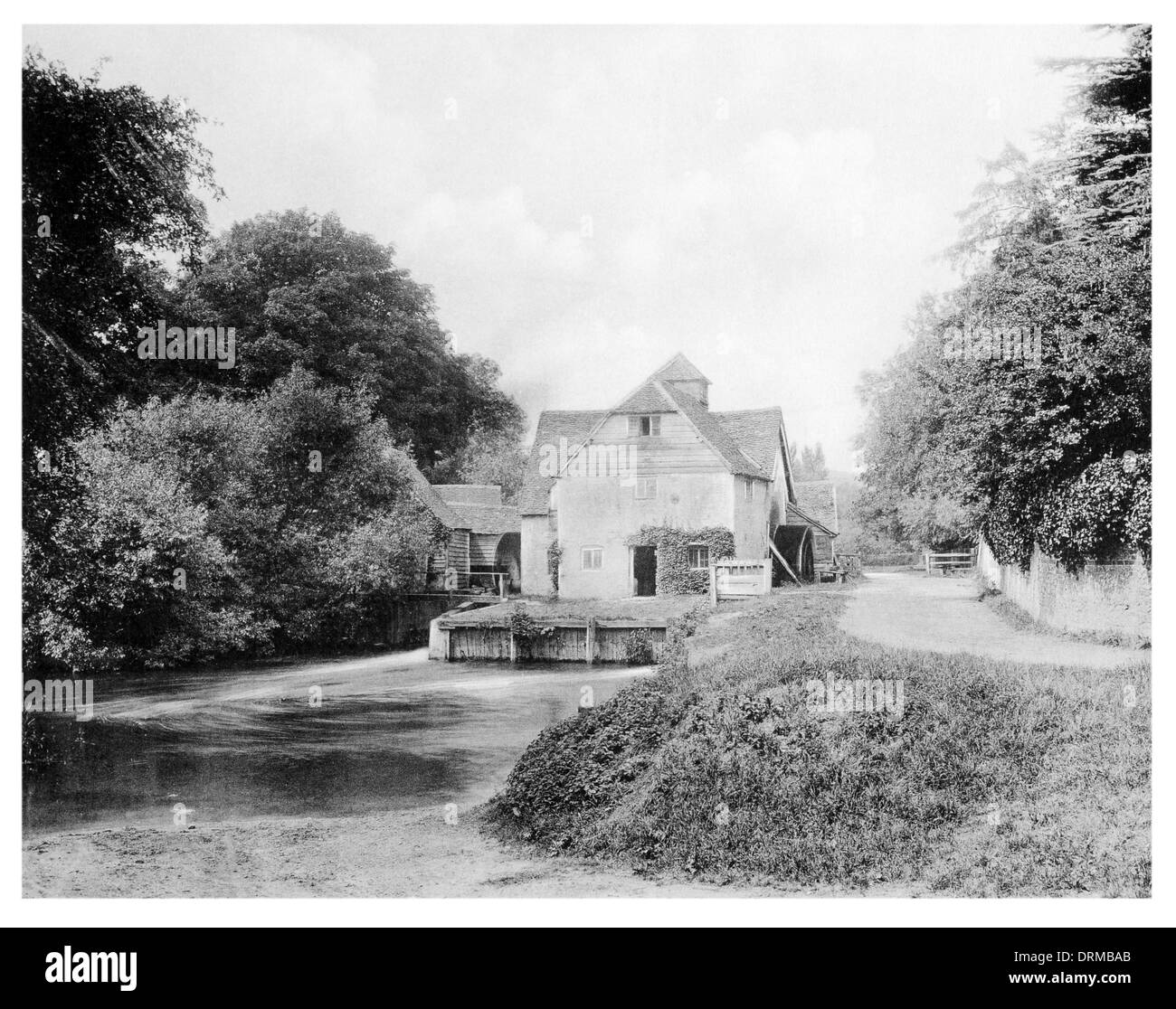 The Mill, Mapledurham watermilll on the river Thames, Oxfordshire ...