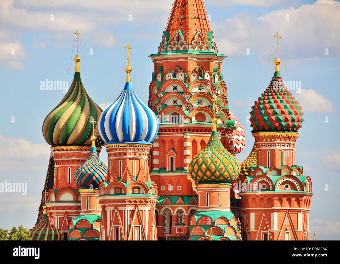 St basils cathedral bright colorful hi-res stock photography and images ...