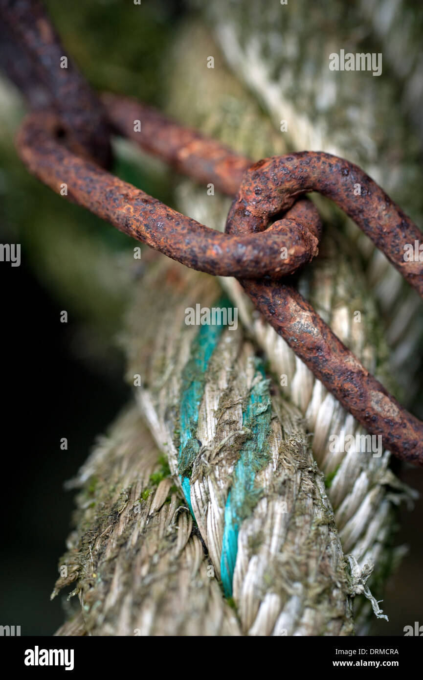 Rope chain hi-res stock photography and images - Alamy