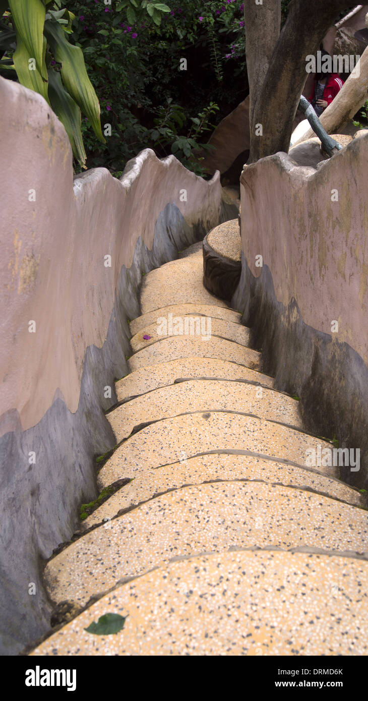 Curved steps hi-res stock photography and images - Alamy