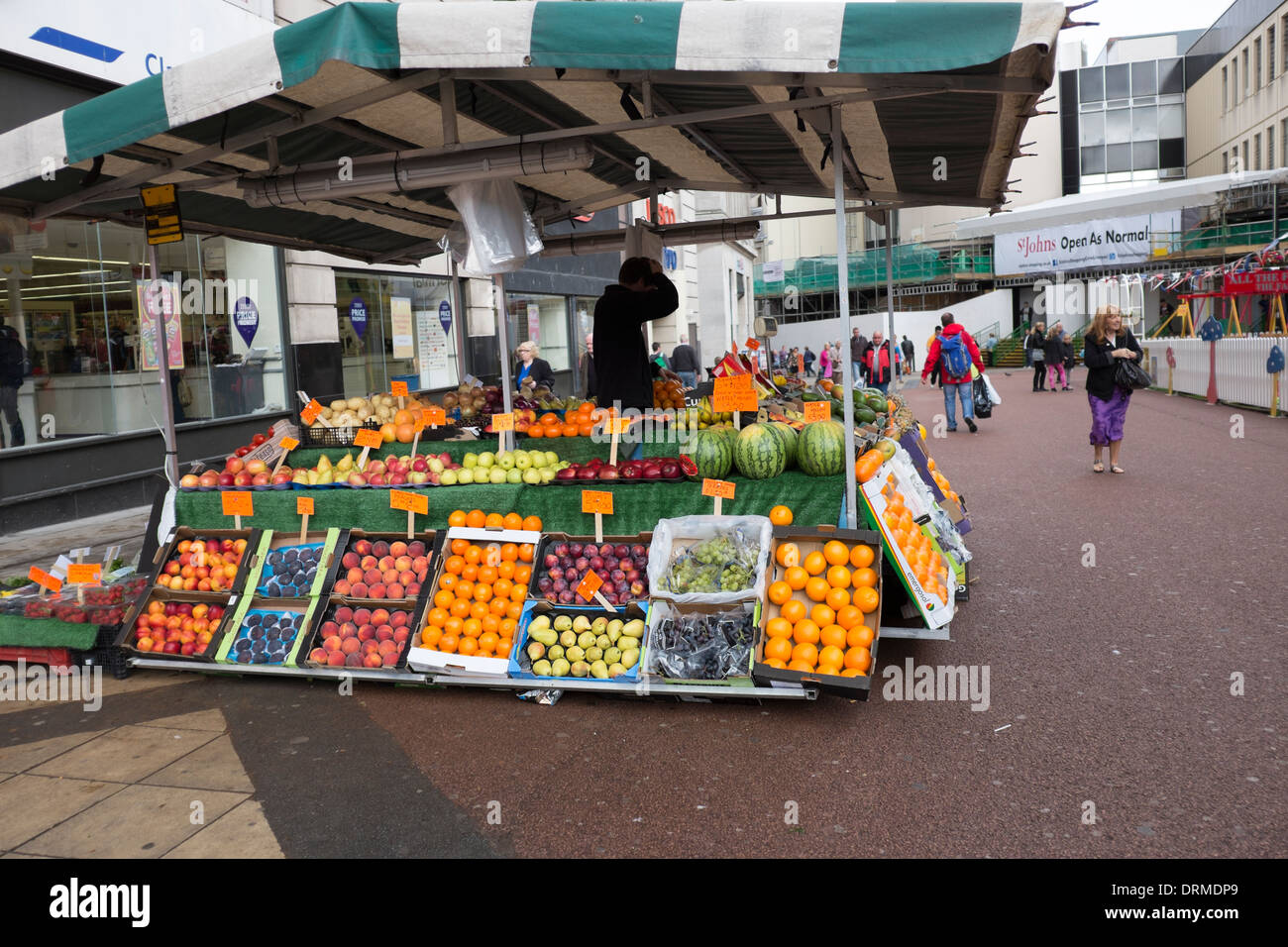 Fruit & Vegetable Market Stall Seller Street Veg Stock Photo - Alamy