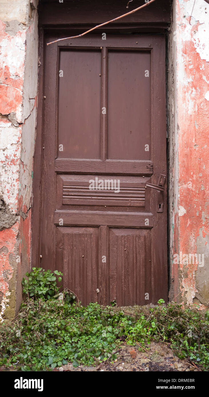 Old door ruin slum destruction Stock Photo - Alamy