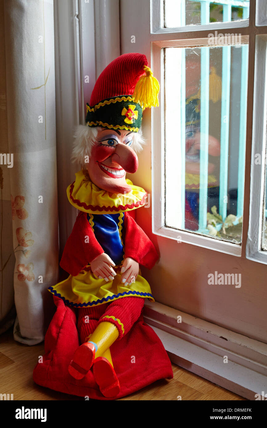 Celebrity legs crossed hi-res stock photography and images - Alamy