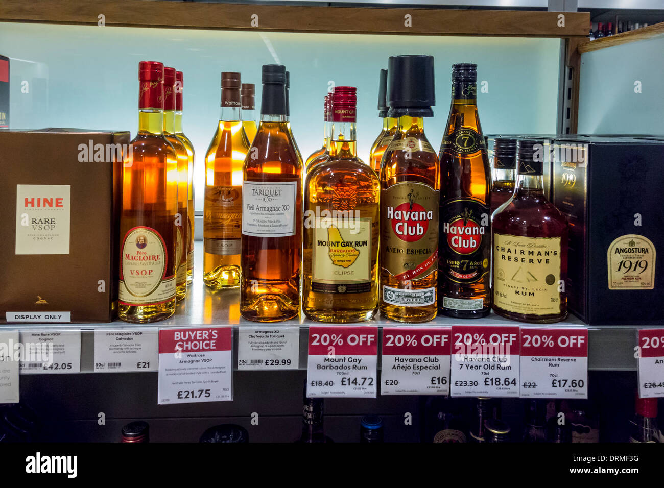 Shelf of alcoholic drinks hi-res stock photography and images - Alamy