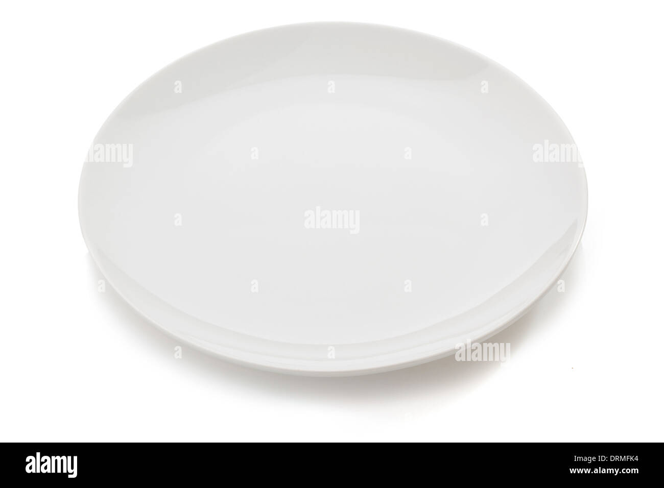 empty ceramic plate isolated on white Stock Photo - Alamy
